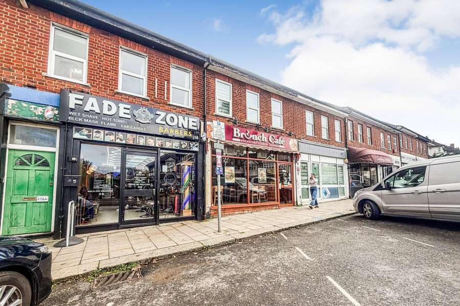 Retail Property for Sale in 116 Villiers Ave, Surbiton, KT5 8BH - 568 ...