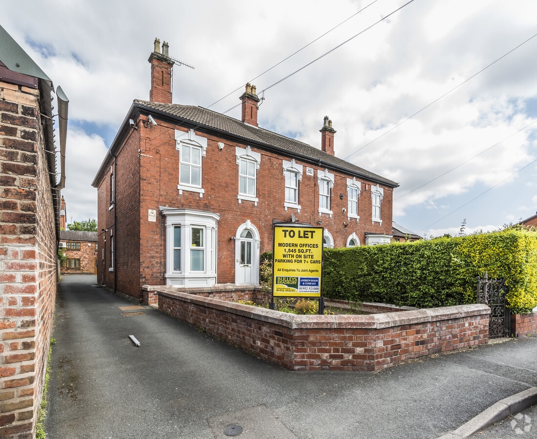 16 Queen St, Telford, TF1 1EH | LoopNet UK