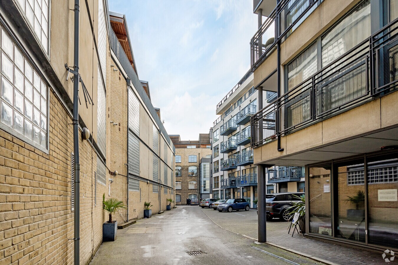 7 Bell Yard Mews, London SE1 3UA | LoopNet UK