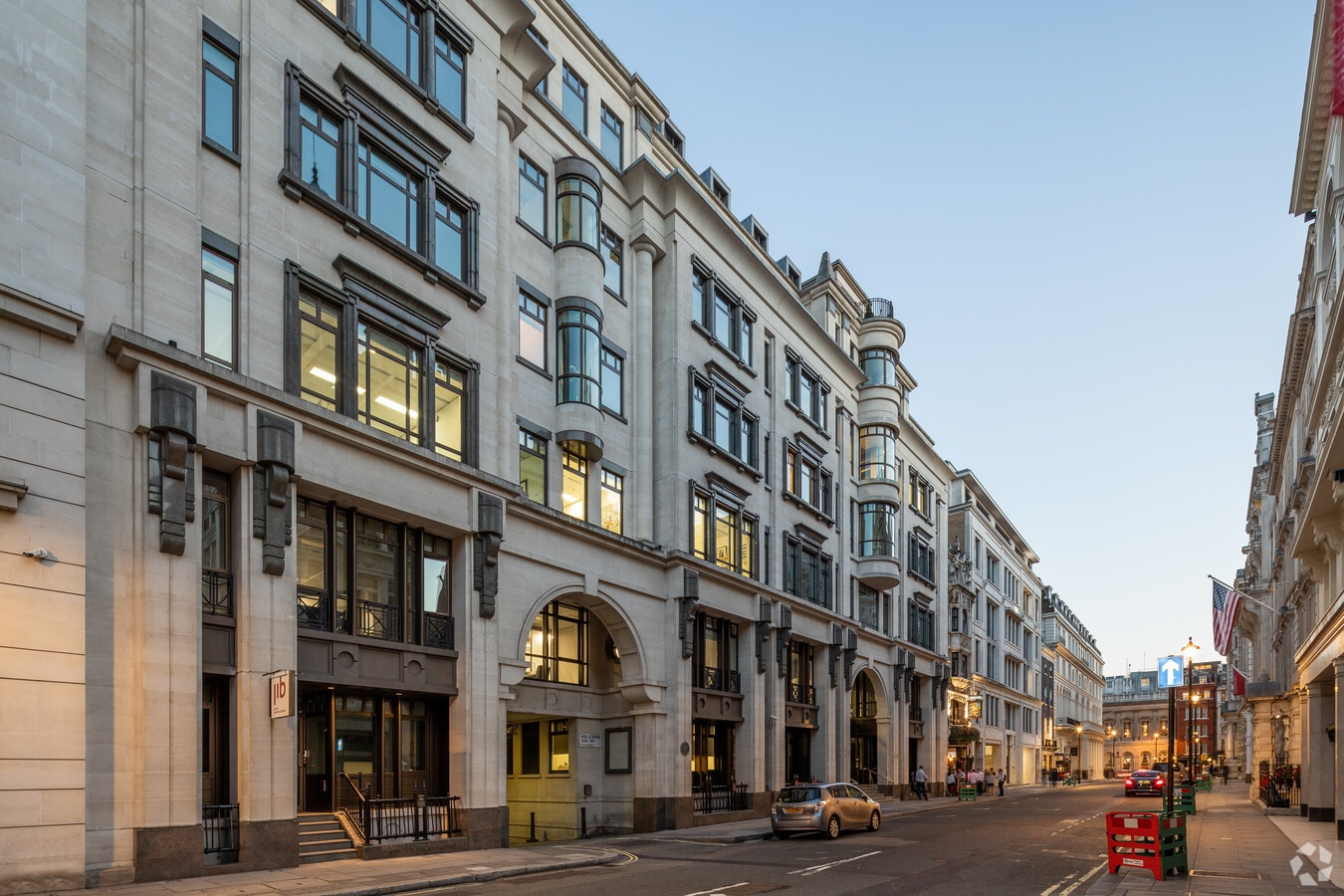 26-28 King St, London SW1Y 6QW | LoopNet UK