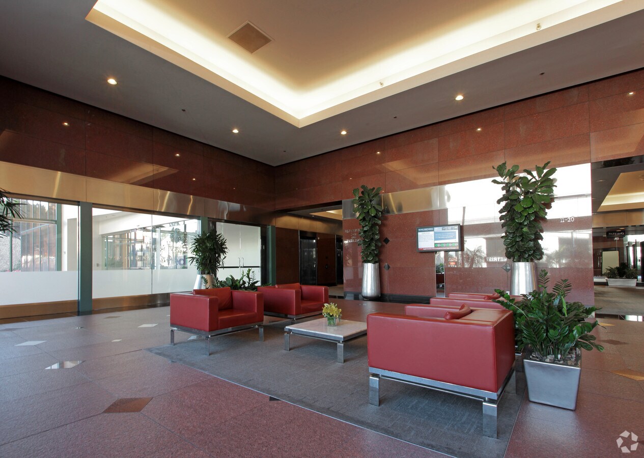 301 E Ocean Blvd, Long Beach 90802 - Shoreline Square Tower | LoopNet.co.uk