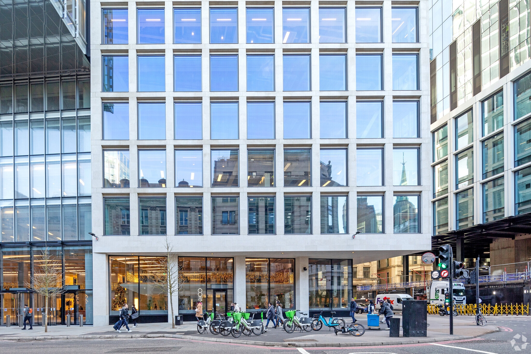 8 Bishopsgate, London, EC2N 4BQ - Office for Rent - 30,527 SF - GBR