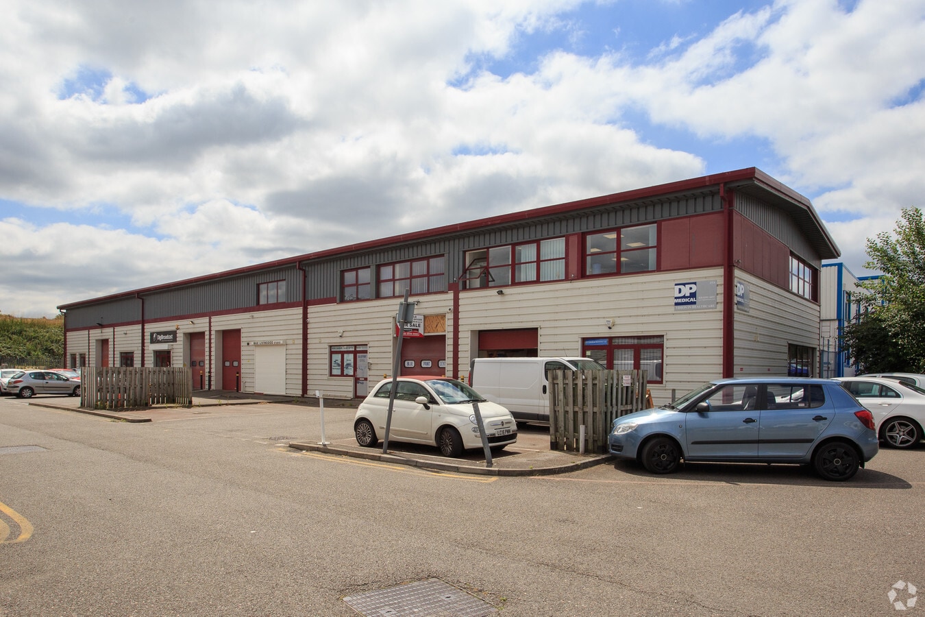 15B Oakcroft Rd, Chessington, KT9 1RH - GBR