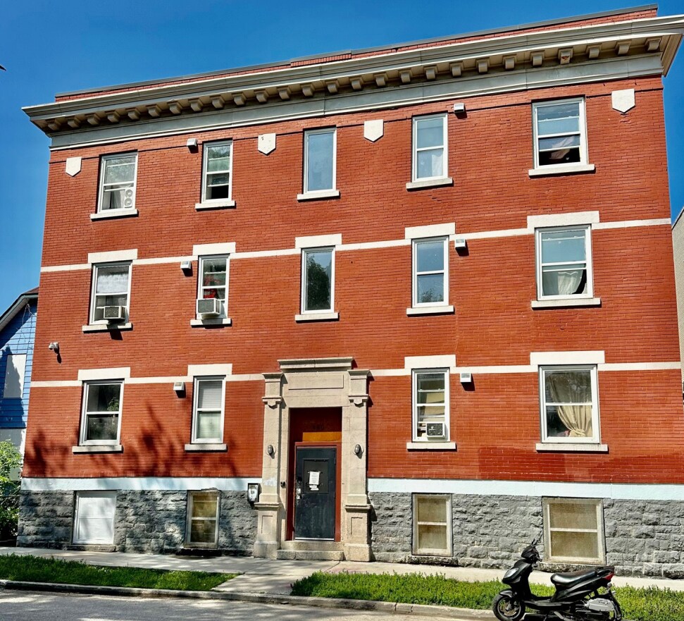 480 Young St, Winnipeg, MB R3B 2S6 | LoopNet UK