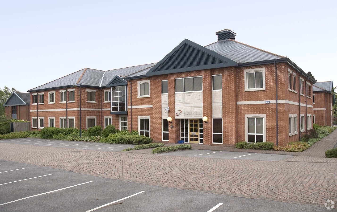 Crosby Way, Farnham, GU9 7XX | LoopNet UK