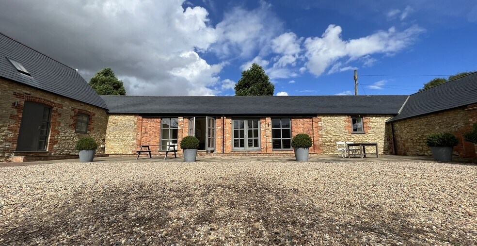 Showsley Rd, Towcester NN12 7RN - Showsley Shoot Lodge | LoopNet UK