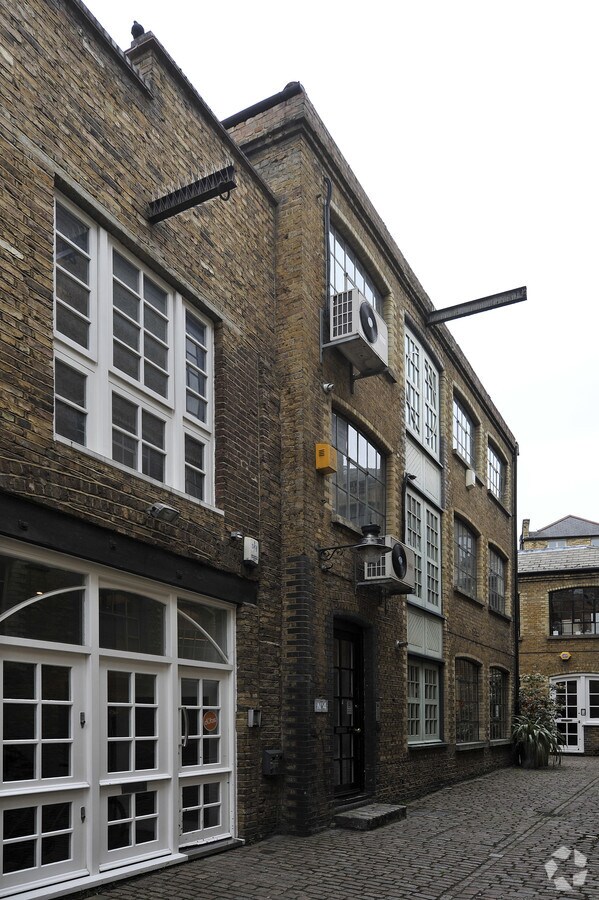 Hackney Rd, London, E2 7PR - GBR