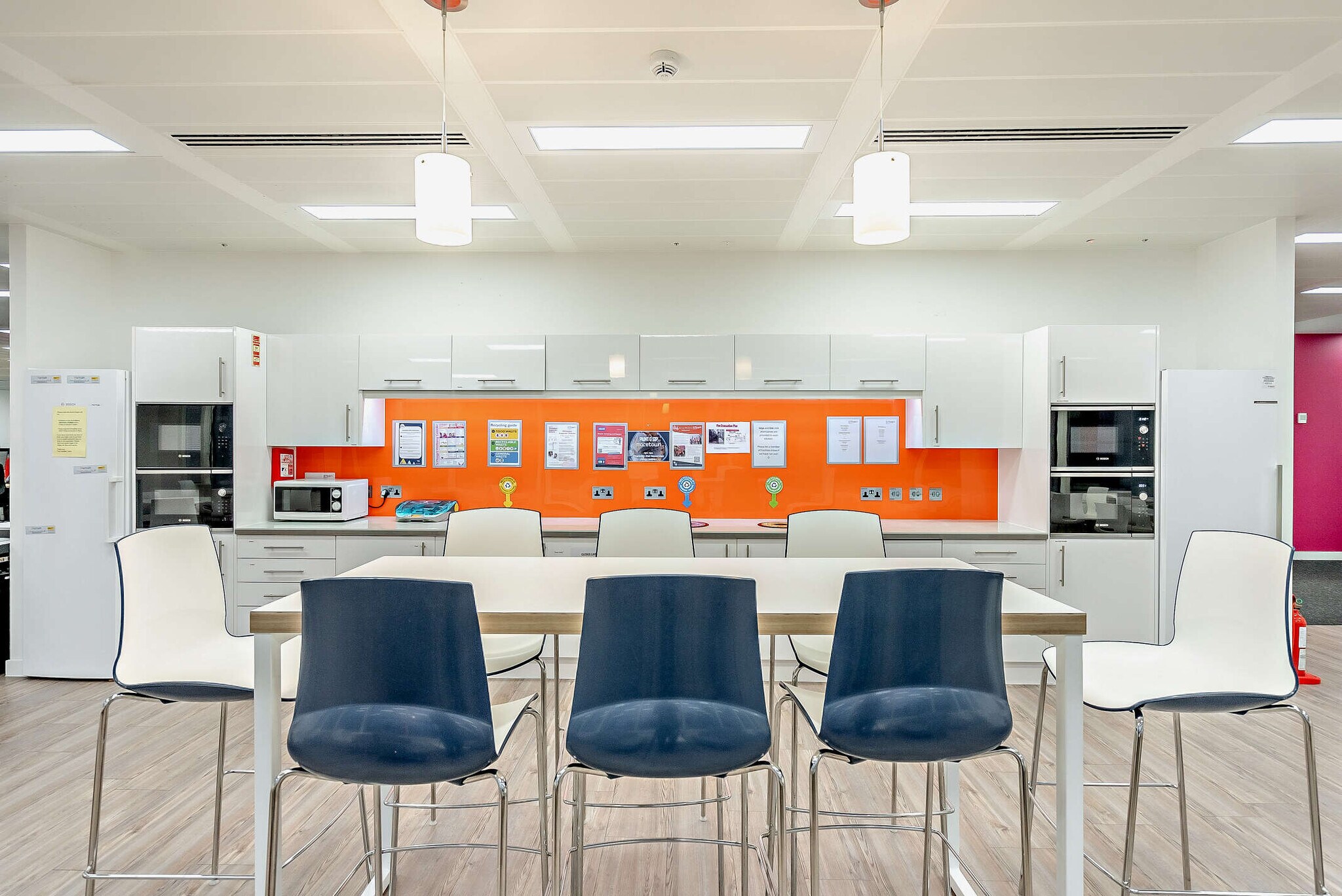 3 Thomas More Sq, London, E1W 1WY - Office to Rent - 19,841 sq ft - GBR