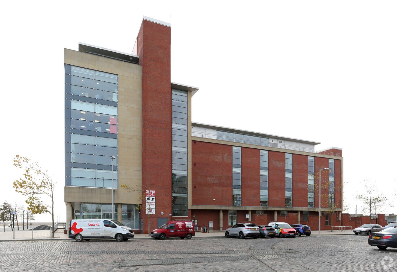 Wellington St, Hull HU1 2BN | LoopNet UK