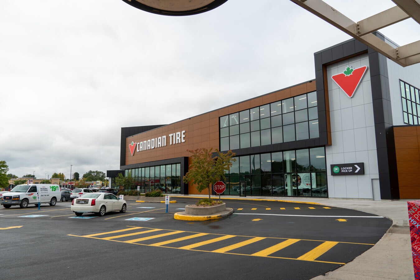 2121 Carling Ave, Ottawa K2A 1H2 - Carlingwood Shopping Centre | LoopNet UK