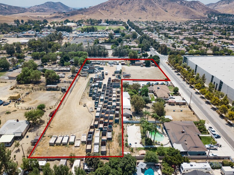 10883 Tamarind Ave, Bloomington, CA | LoopNet UK