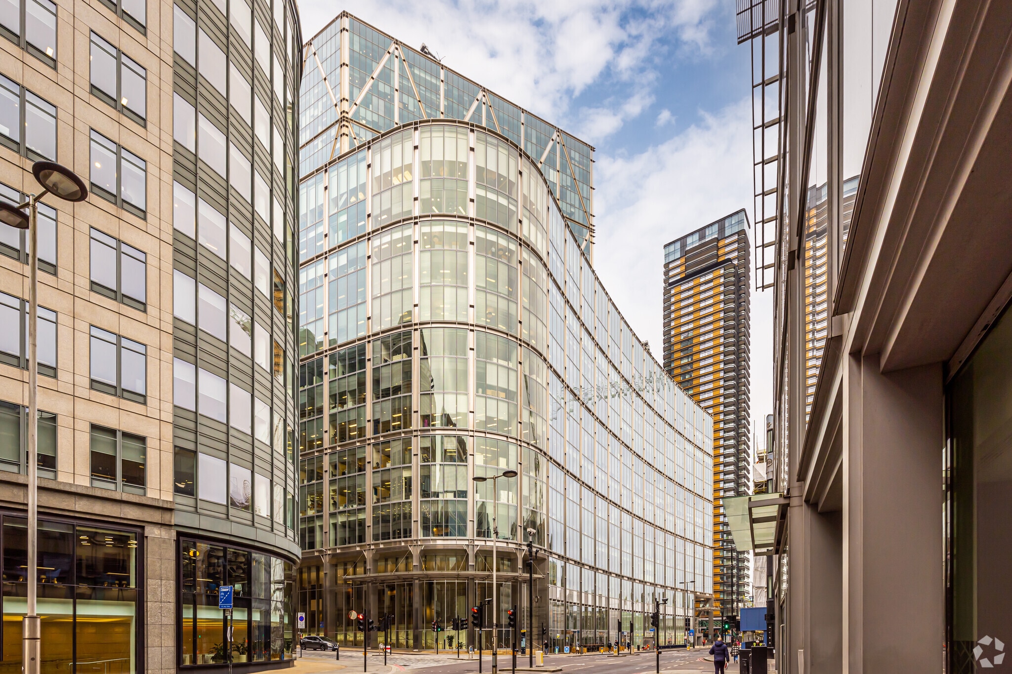 Retail Space to Rent in 201 Bishopsgate, London, EC2M 3AE - 707 sq ft ...