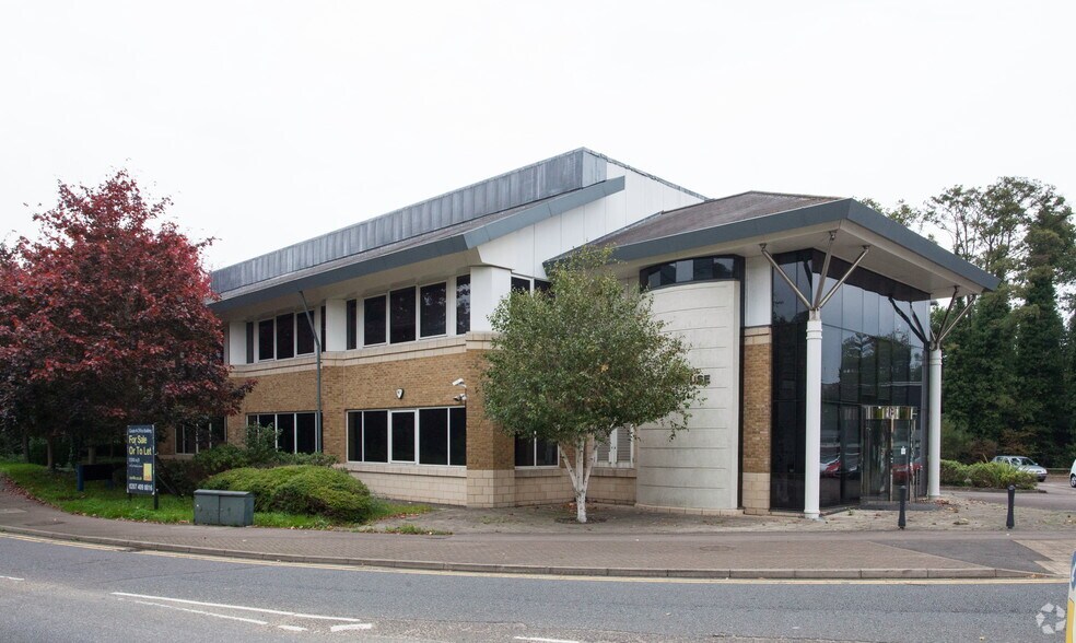 Addlestone Rd, Addlestone KT15 2RX - Dixcart House | LoopNet UK