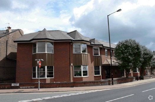 25 Hale Rd, Altrincham, WA14 2EY - GBR