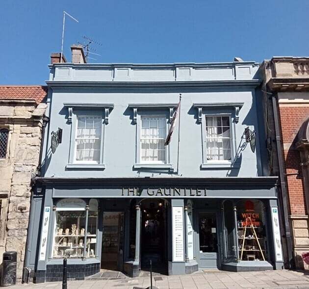 Retail Property for Sale in The Gauntlet Shopping Arcade, St John's Sq ...