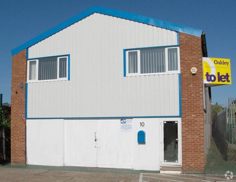 10 Victoria Way, Burgess Hill, RH15 9NF - GBR