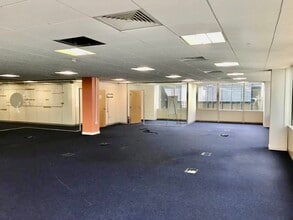 Office Space to Rent - LD8 London IBX® Data Center, 8-9 Harbour ...