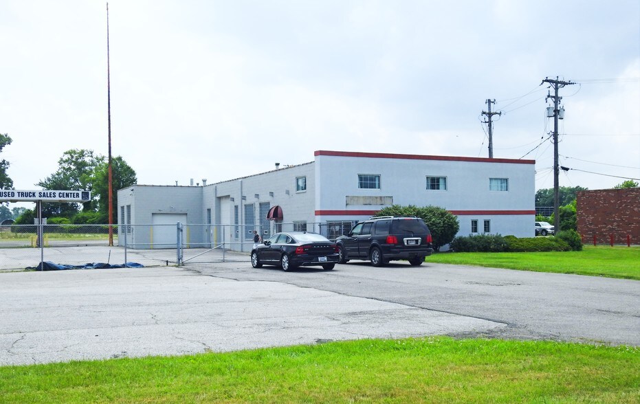 11415 Brookpark Rd, Cleveland 44130 | LoopNet UK