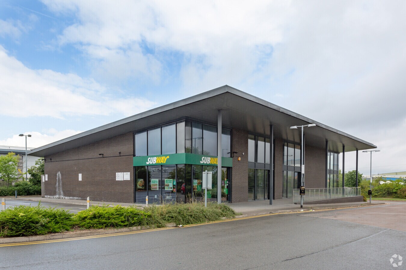 St Davids Way, Nuneaton CV10 7SD | LoopNet UK