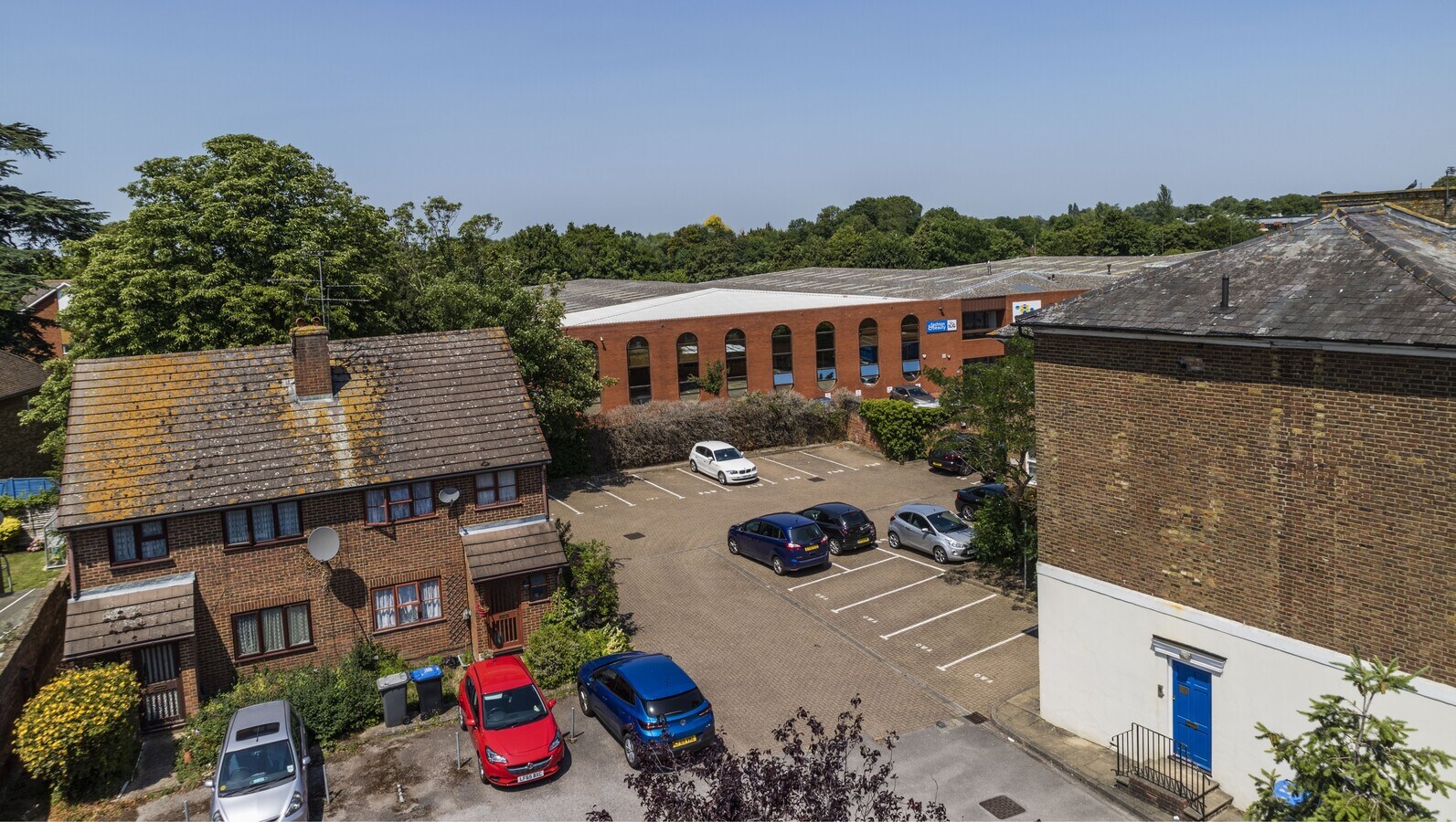 5 The Avenue, Egham TW20 9AB | LoopNet UK