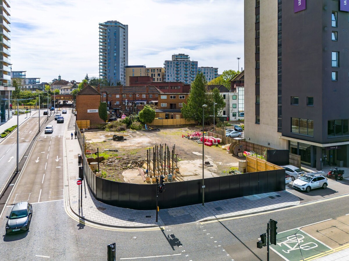 11-13 Victoria Way, Woking, GU21 6DD - 17,424 sq ft | LoopNet