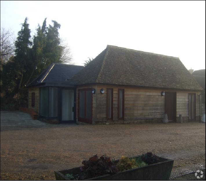 Canterbury Rd, Ashford, TN25 5LL - GBR