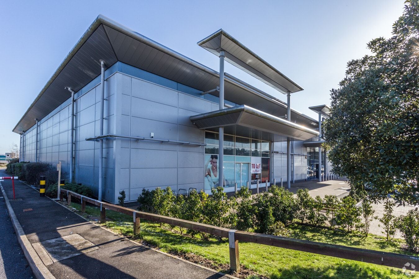 Chaul End Ln, Luton LU4 8FD | LoopNet UK