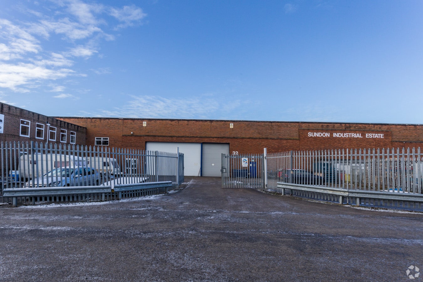 Dencora Way, Luton LU3 3HP | LoopNet UK