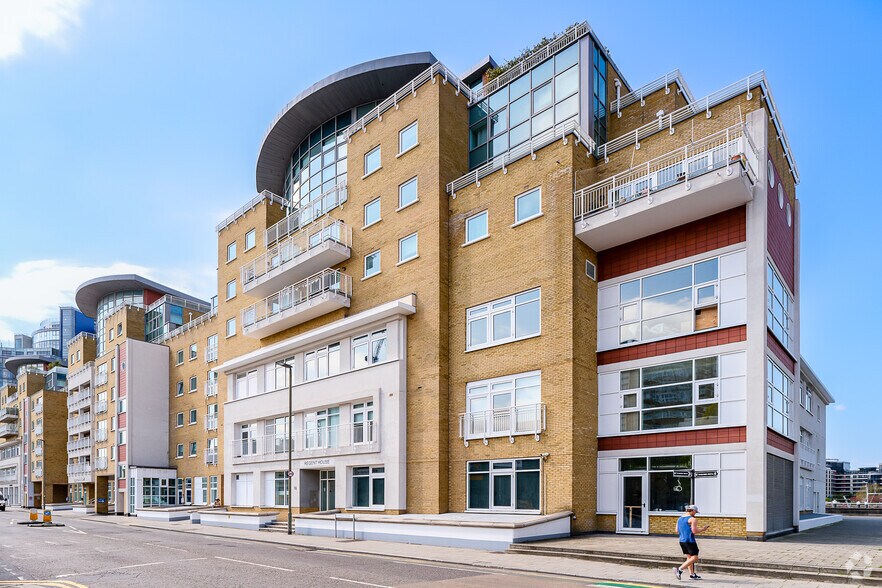 16-22 Lombard Rd, London, SW11 3RB - GBR