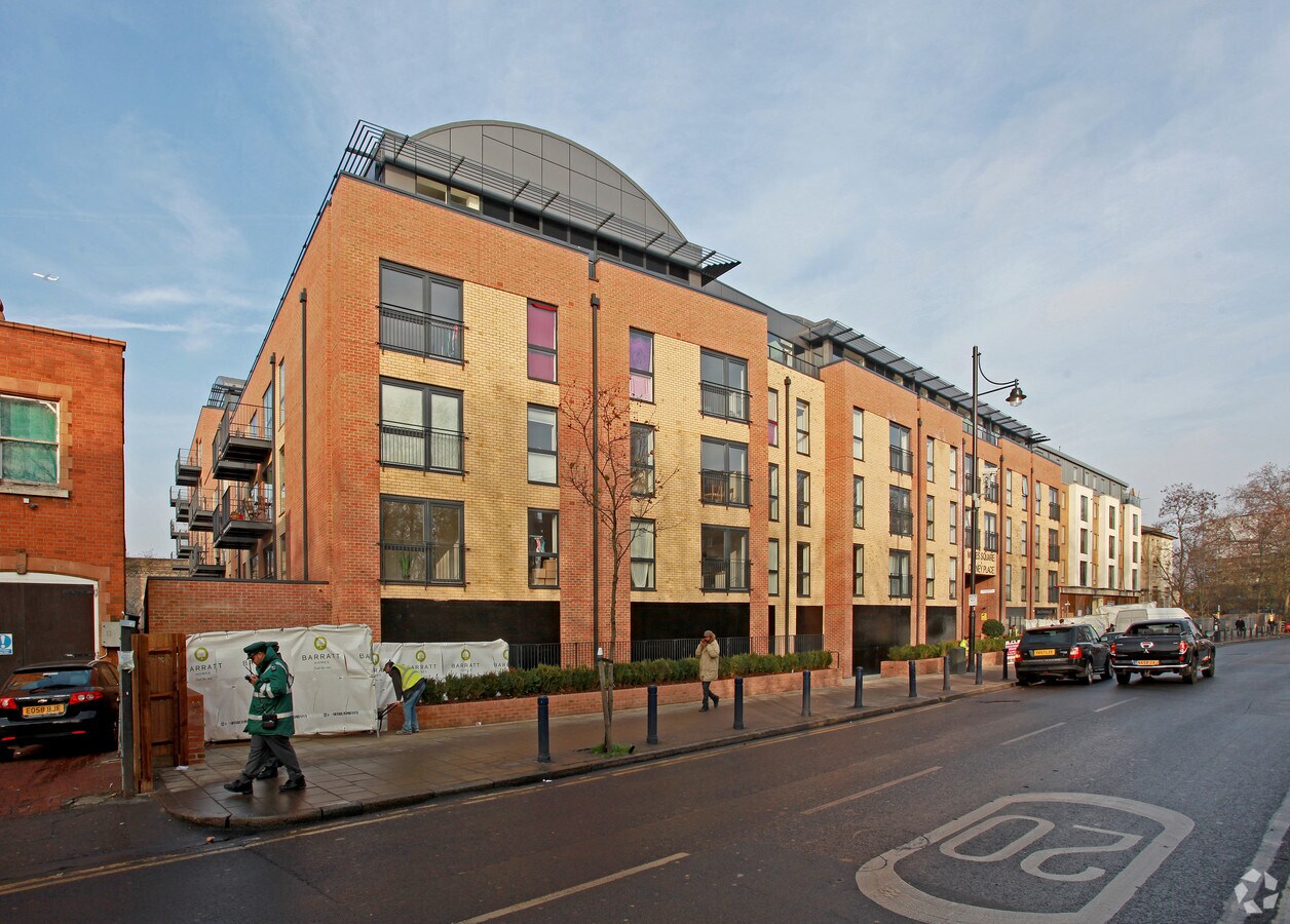 372 Coldharbour Ln, London, SW9 8PL - GBR