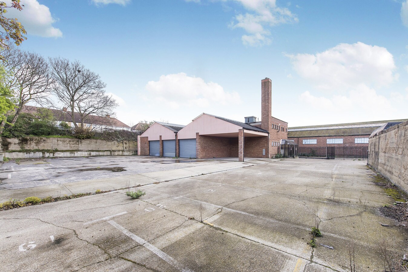 Reflective House, 82 Sunleigh Rd, Wembley, HA0 4LR | LoopNet