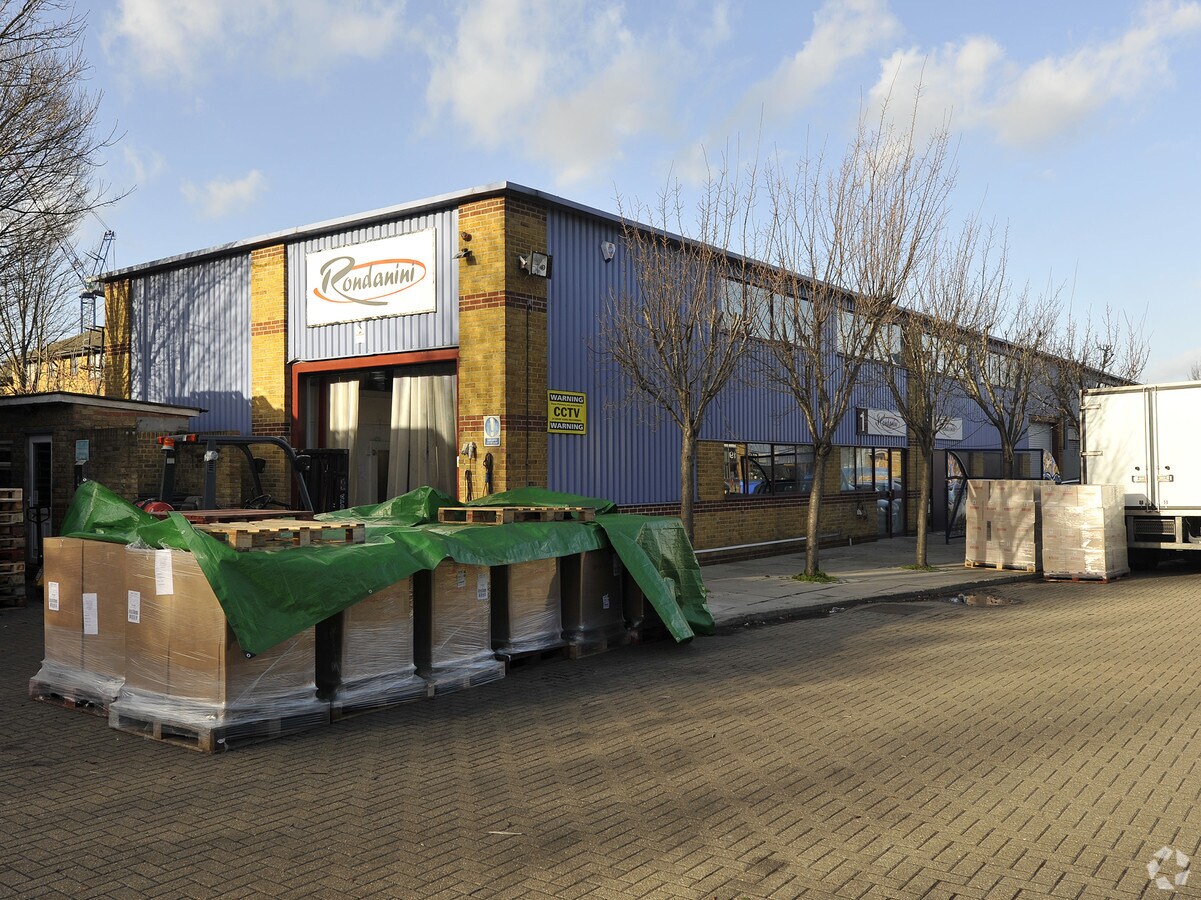 250 Milkwood Rd, London, SE24 0HG - GBR