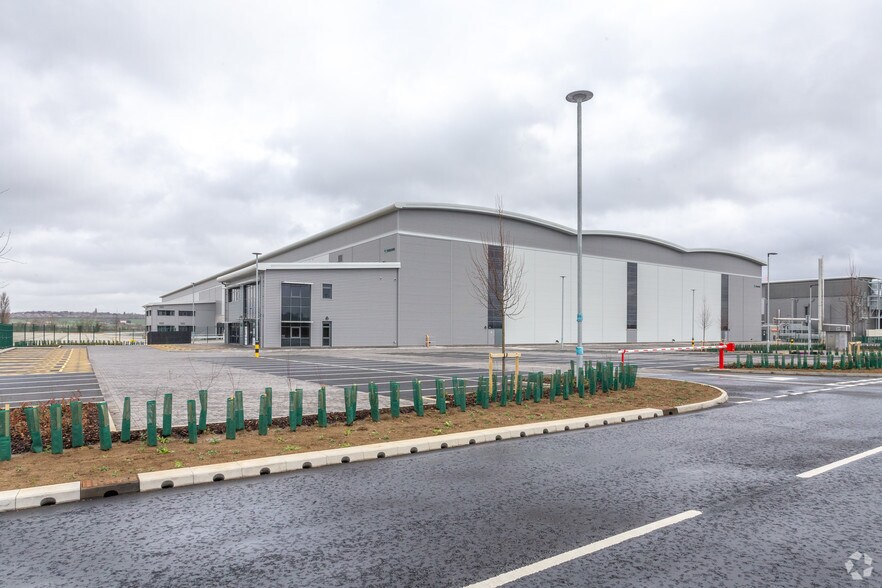 DC7 Prologis Park Pineham, Northampton, NN4 9BX - Northampton Pineham DC7 | LoopNet UK