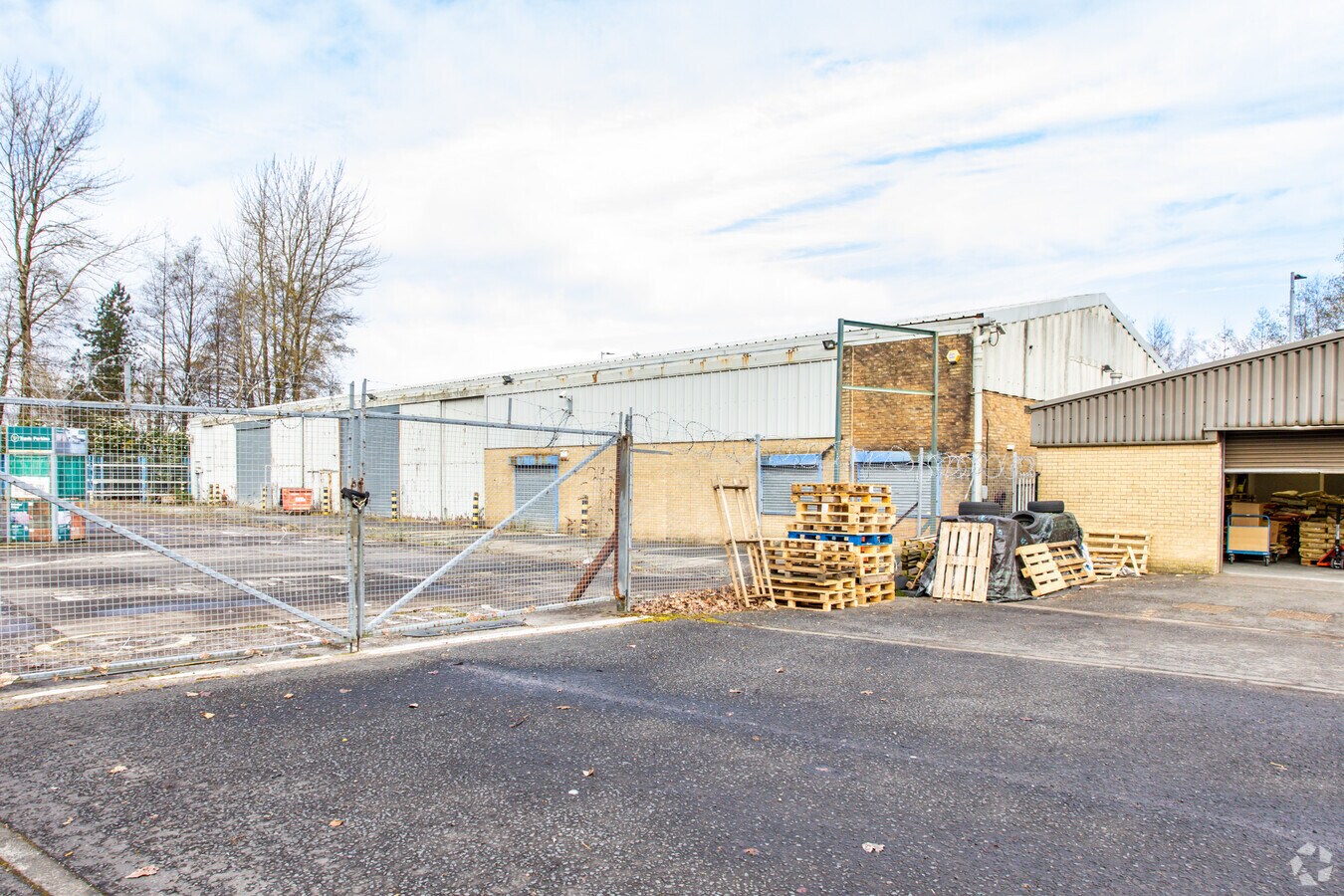 4 Bogston Ln, Greenock, PA15 2UD | LoopNet