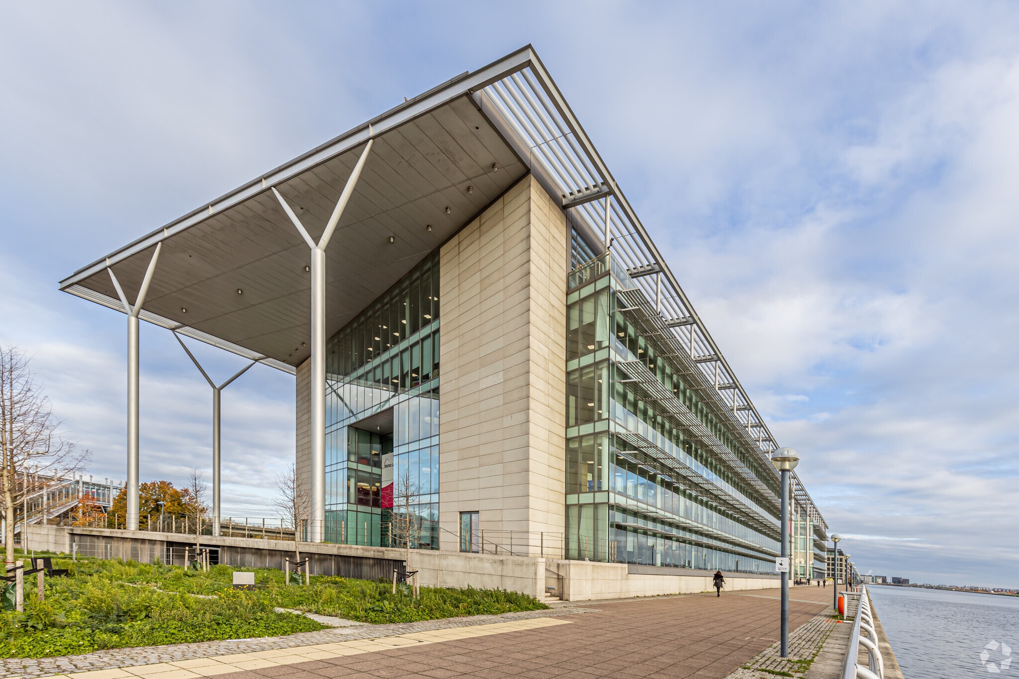 1000 Dockside Rd, London E16 2QU - Building 1000 | LoopNet.co.uk