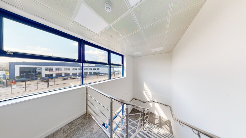 Laporte Way, Luton, LU4 8EL - Sovereign Park | LoopNet UK