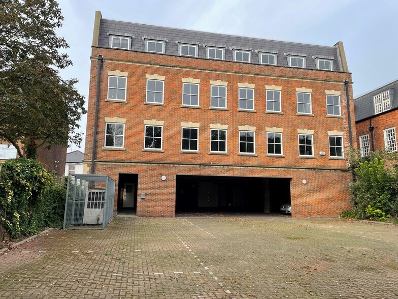 35-51 Station Rd, Egham, TW20 9NP - Virginia House | LoopNet UK