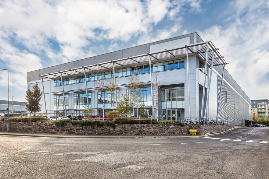 Ockham Dr, Greenford UB6 0FD - Industrial for Rent | LoopNet.co.uk