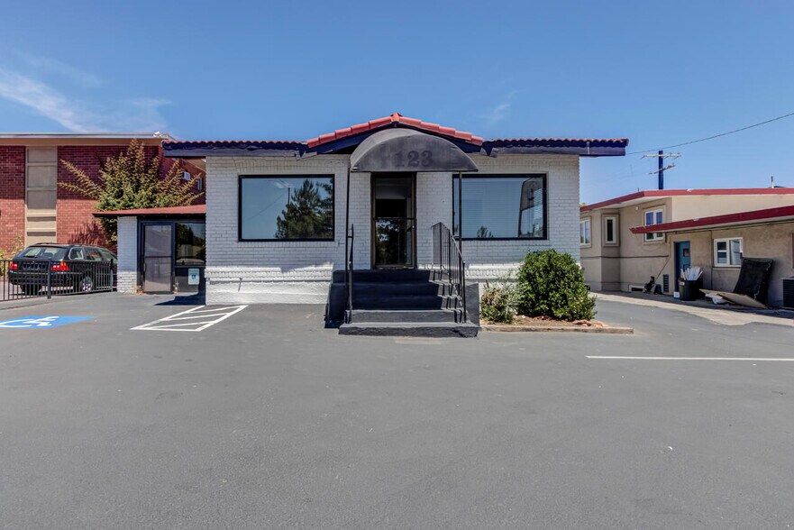 123 Mt Rose St, Reno, NV 89509 | LoopNet UK