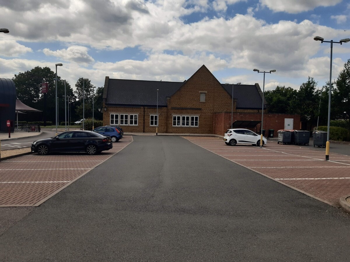 Ermont Way, Banbury OX16 4AE | LoopNet UK