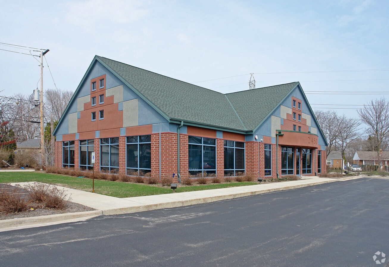 2450 W Silver Spring Dr, Milwaukee, WI 53209 - USA