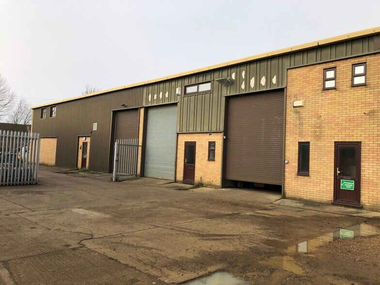 Overthorpe Rd, Banbury, OX16 4SX - Aislabie House | LoopNet UK