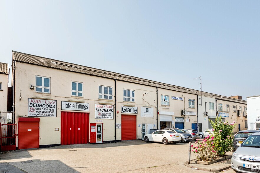 Queensway, Enfield EN3 4SA | LoopNet UK