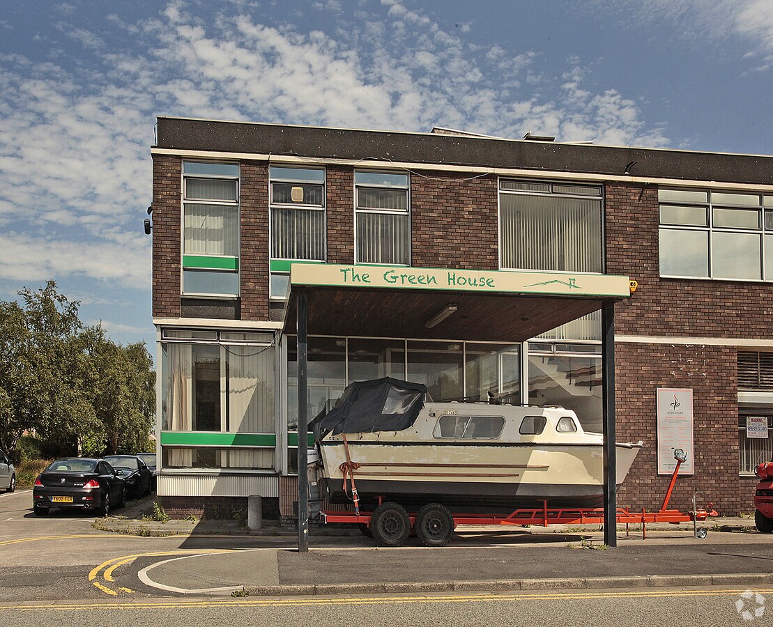 Bridle Rd, Bootle L30 4UA | LoopNet UK