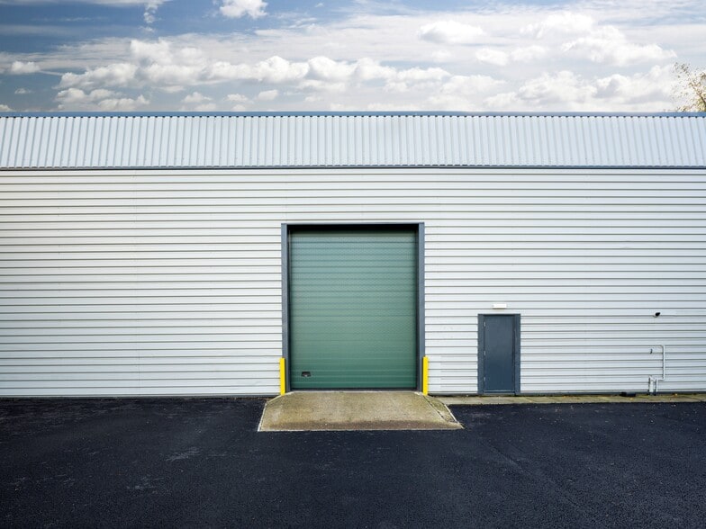 1B North Crescent, London, E16 4SR - Industrial for Lease | LoopNet UK