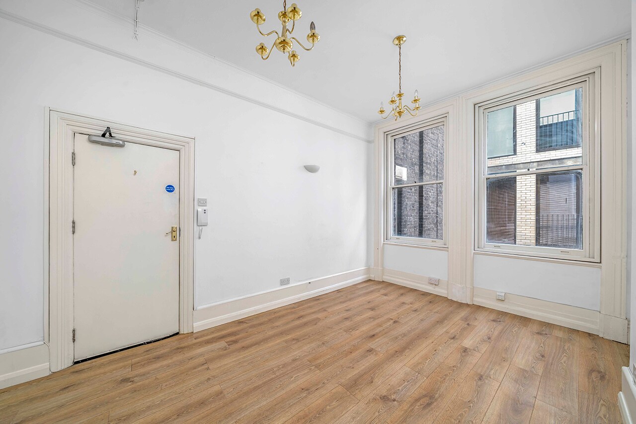 7 Bell Yard, London, WC2A 2JR - Office to Rent - 425 sq ft - GBR