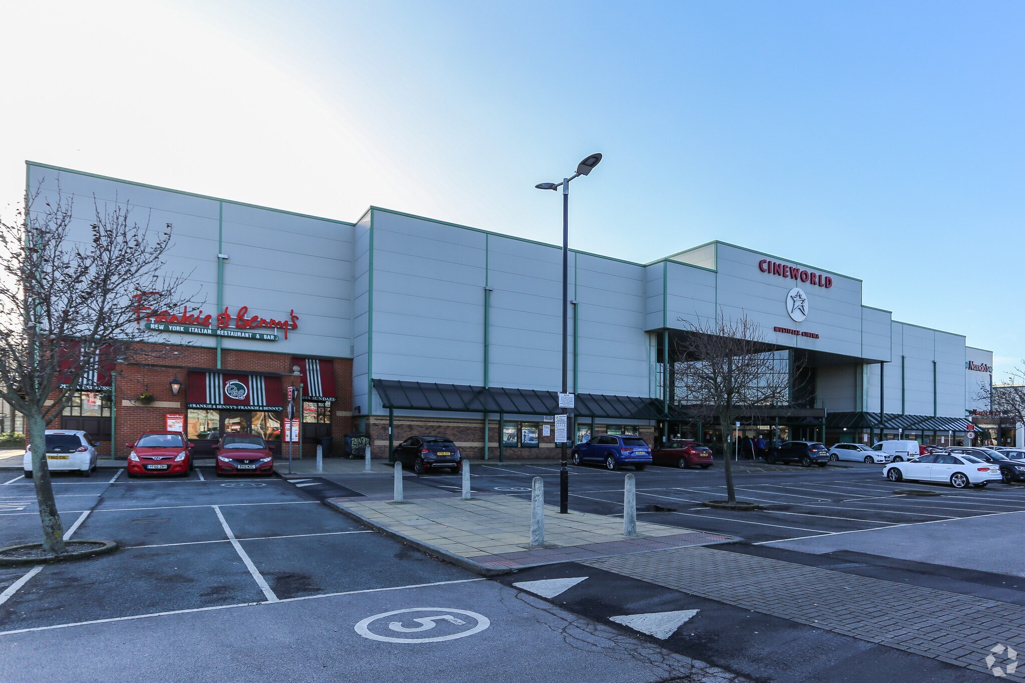 Collinsway, Wakefield WF2 9SH - Cineworld/Nandos/Franky&Bennies ...