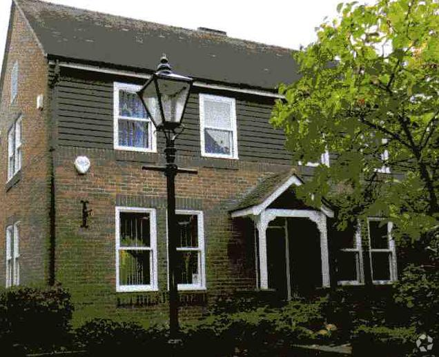 2 St Georges Yard, Farnham, GU9 7LW | LoopNet UK