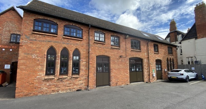 Office Property for Sale in Office For Sale, London Rd, Daventry, NN11 ...