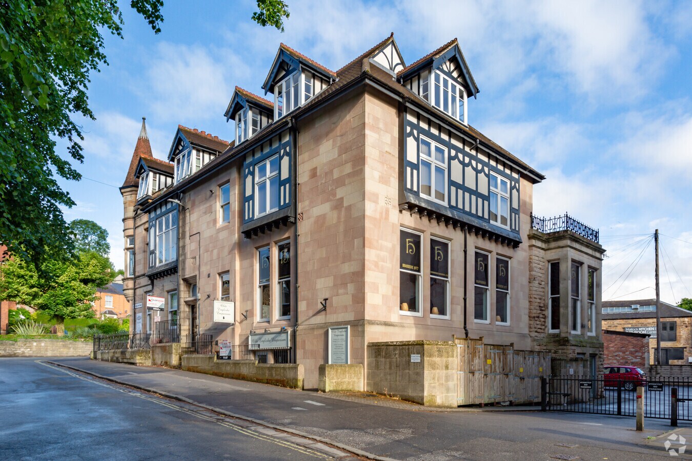 77 Dale Rd, Matlock DE4 3LT | LoopNet UK